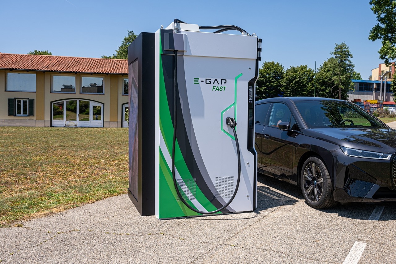 E-gap Fast: can off-grid charging transfiorm the geography of cities?
